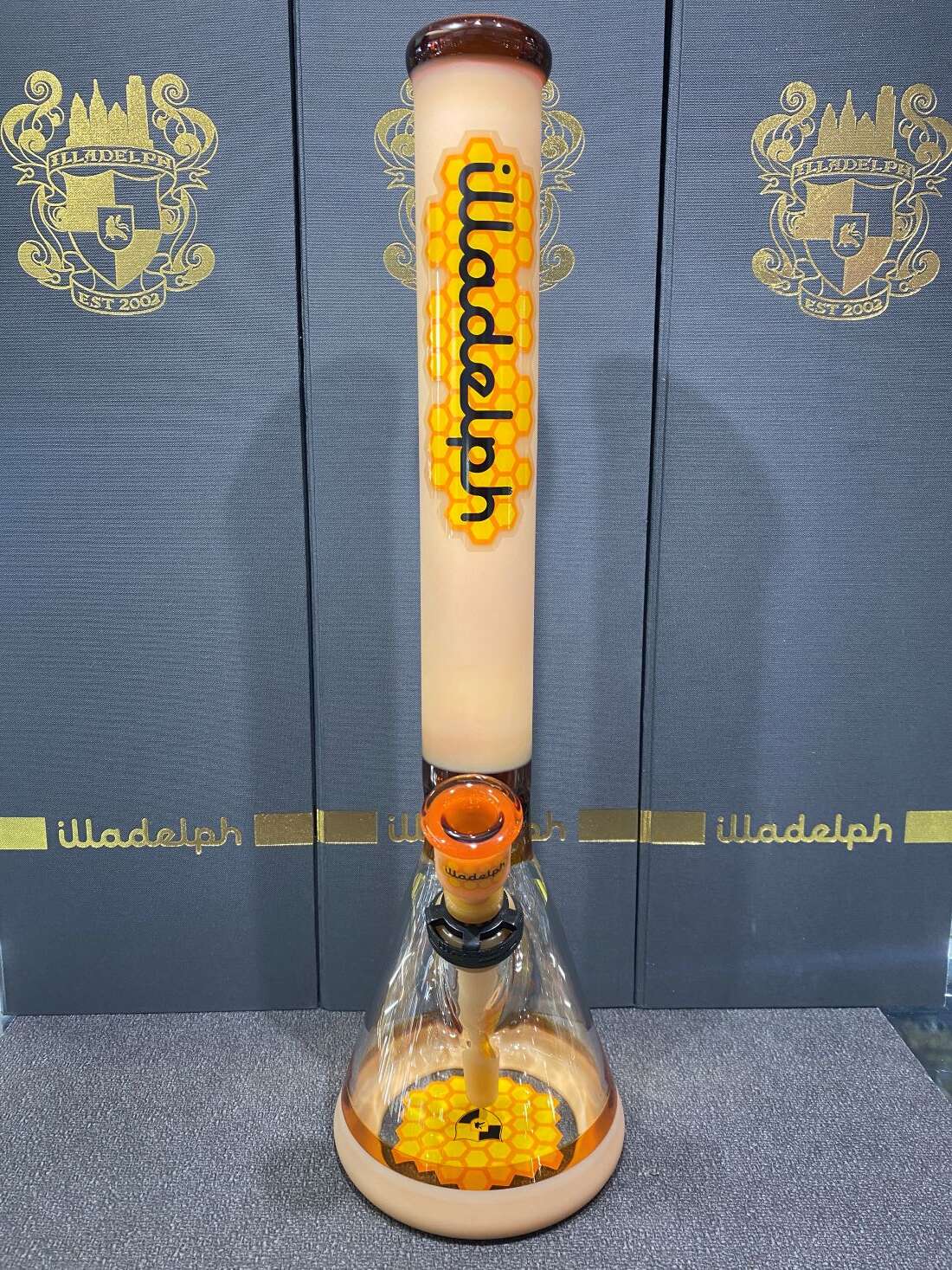 Illadelph Frosted Honeycomb Beaker - All in One Smoke Shop